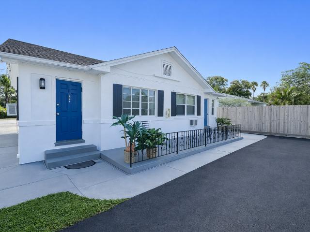 St. Pete Gardens Sabal 3 Bedroom Apartment for Rent at 2410 4th St S, St Petersburg, FL 33705