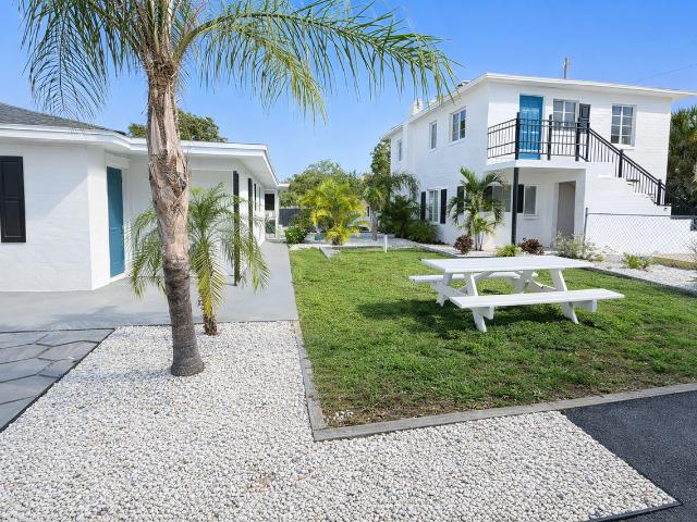 St. Pete Gardens Sabal 2 Bedroom Apartment for Rent at 2410 4th St S, St Petersburg, FL 33705