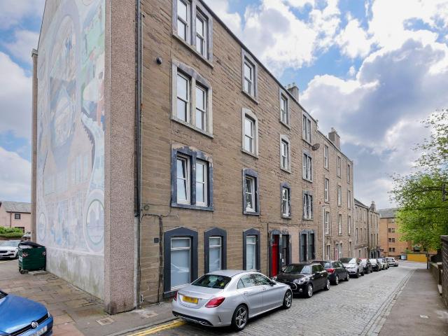 St Peter Street, Dundee DD1, 2 bed flat to rent, £850 pcm | PrimeLocation