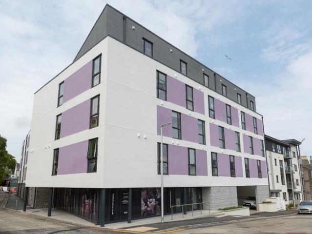 St Peter Studios, Hello Student