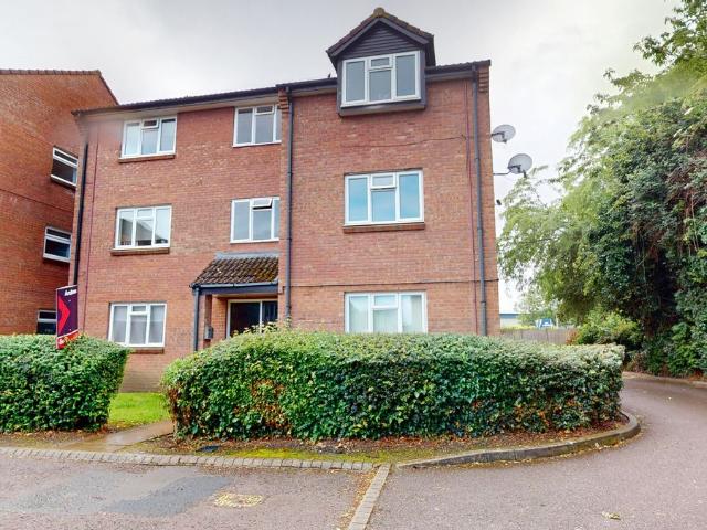 St. Peters Close, Cheltenham GL51, 2 bed flat to rent, £950 pcm | PrimeLocation