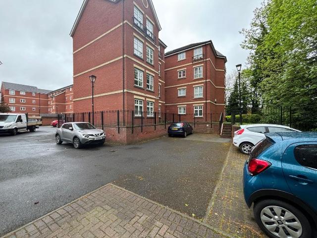 St. Peters Close, Bromsgrove B61, 2 bed flat to rent, £950 pcm | PrimeLocation