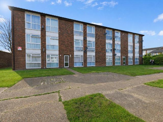 St Peters Close, Ilford IG2, 2 bed flat to rent, £1,700 pcm | PrimeLocation