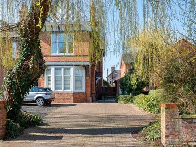 St Peters Grove, Off Bootham, 2 Bedroom Apartment