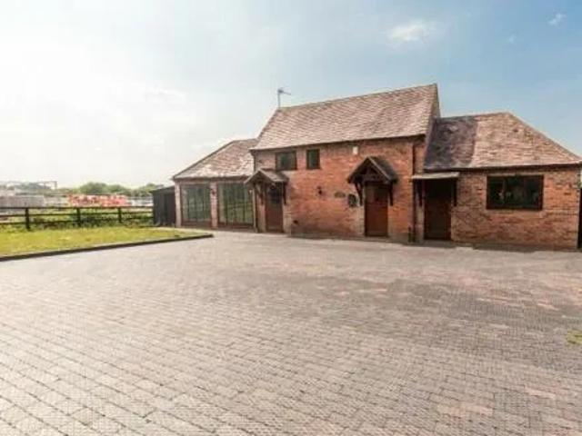 St. Peters Lane, Solihull, West Midlands, B92 | Room for rent #166923243 | Rentberry