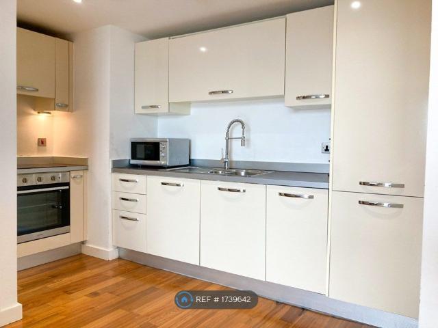 St. Peters Square, Leeds LS9, 2 bed flat to rent, £1,200 pcm | PrimeLocation