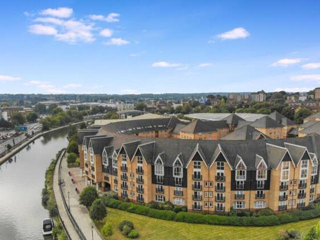 St. Peters Street, Maidstone, 2 Bedroom Flat