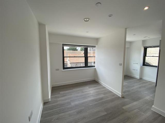 St. Peters Street, Canterbury CT1, Studio to rent, £975 pcm | PrimeLocation