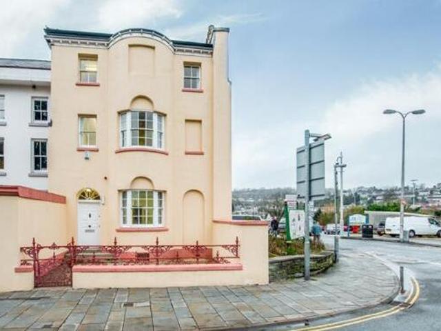 St Peters Street, Carmarthen, 5 Bedroom End
