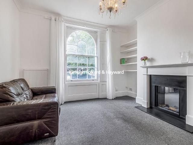 St. Peters Street, Islington, London, N1 1 bed flat to rent £2,100 pcm £485 pw