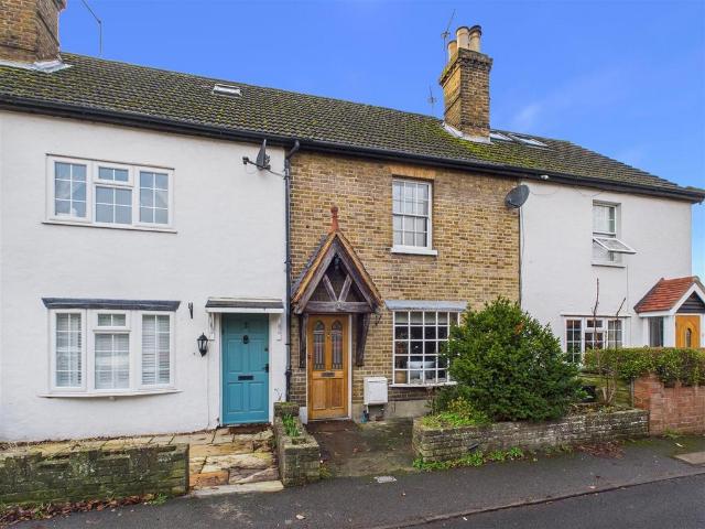 St. Peters Road, West Molesey 2 bed house to rent £1,850 pcm £427 pw