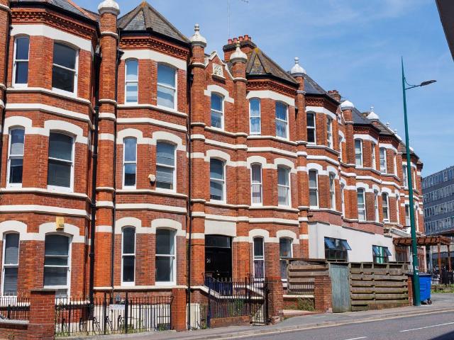 St Peters Road, Bournemouth BH1, 1 bed flat to rent, £850 pcm | PrimeLocation