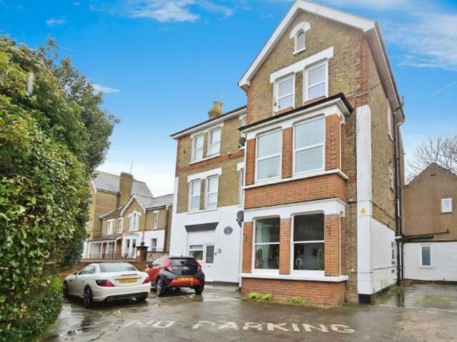 St Peters Road, Broadstairs CT10, 2 bed flat to rent, £1,000 pcm | PrimeLocation