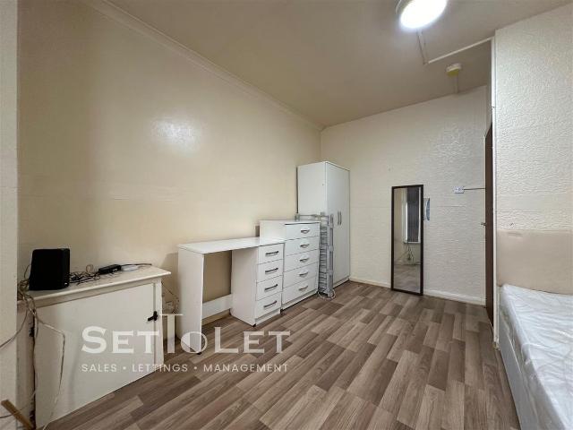 St. Peters Road, Leicester LE2, Room to rent, £400 pcm | PrimeLocation