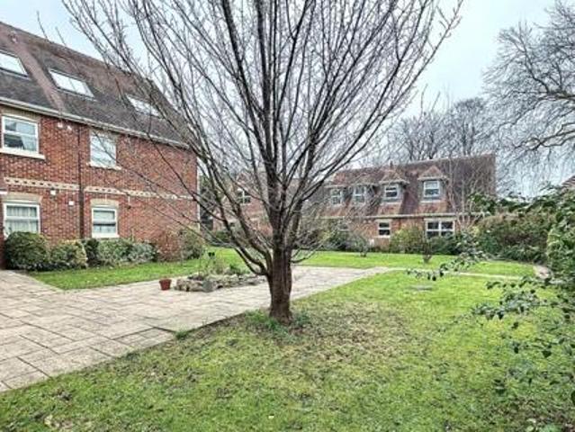 St. Peters Road, Poole, 2 Bedroom Flat