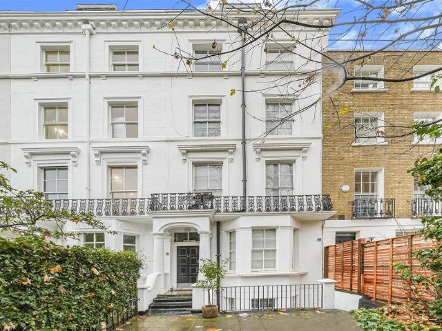 St Petersburgh Pl, London W2 Studio to rent £1,408 pcm £325 pw