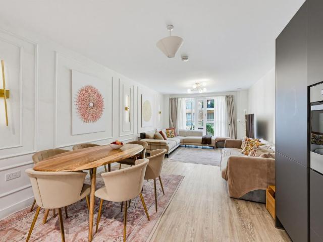 St Pier Court, Upton Gardens, London E13, 3 bed flat to rent, £2,700 pcm | PrimeLocation