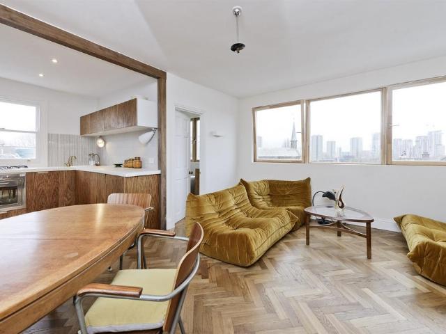 St Quintin Avenue, London, W10 2 bed flat to rent £5,417 pcm £1,250 pw