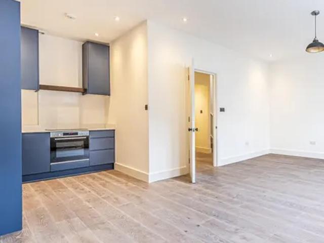 St Quintin View, 28 North Pole Road, London, W10 6AE, United Kingdom | 3 bed apartment for rent #140656997 | Rentberry