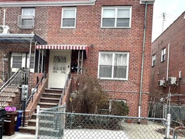 St Rd, Kew Gardens Hills, Home For Sale