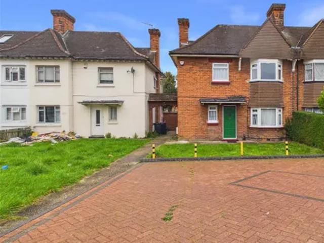 St Saviour's Church, Old Oak Road, London, W3 7HN, United Kingdom | 4 bed apartment for rent #166917049 | Rentberry