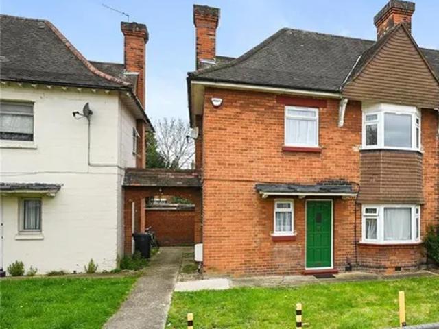 St Saviour's Church, Old Oak Road, London, W3 7HN, United Kingdom | 4 bed duplex for rent #118064497 | Rentberry