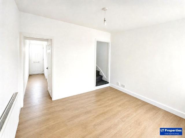 St. Saviours Crescent, Luton LU1, 3 bed terraced house to rent, £1,500 pcm | PrimeLocation