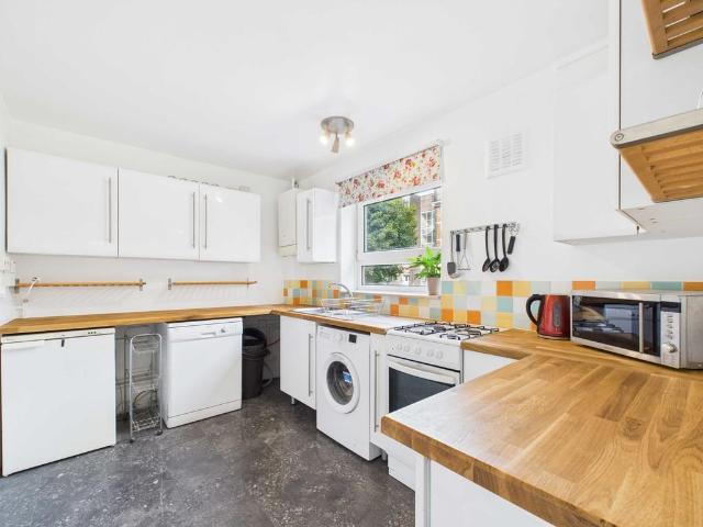 St Saviours Estate, Bermondsey 2 bed apartment to rent £2,383 pcm £550 pw