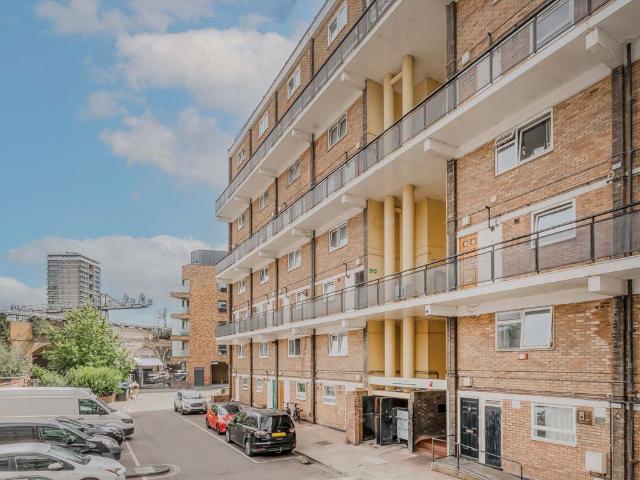 St. Saviours Estate, London SE1, 2 bed flat to rent, £2,200 pcm | PrimeLocation