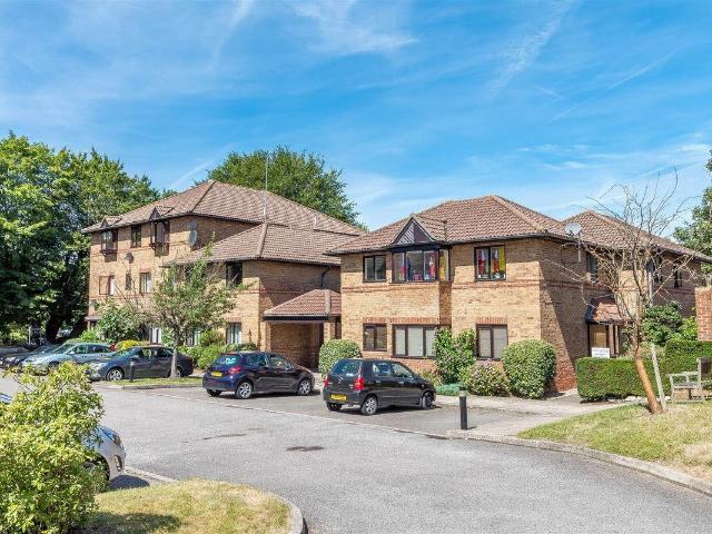 St. Swithins Court RG10, 1 bed flat to rent, £1,150 pcm | PrimeLocation