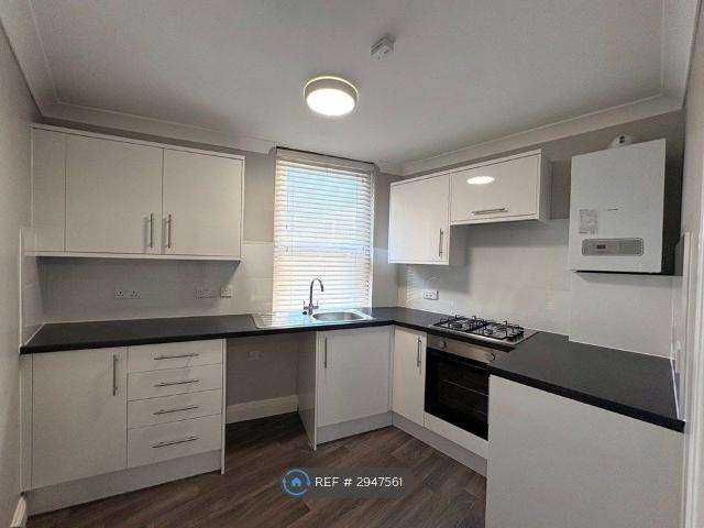 St. Swithuns Road, Bournemouth BH1, 2 bed flat to rent, £1,095 pcm | PrimeLocation