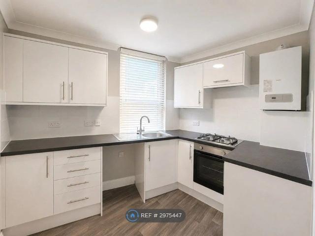 St Swithuns Road, Bournemouth BH1, 2 bed flat to rent, £995 pcm | PrimeLocation