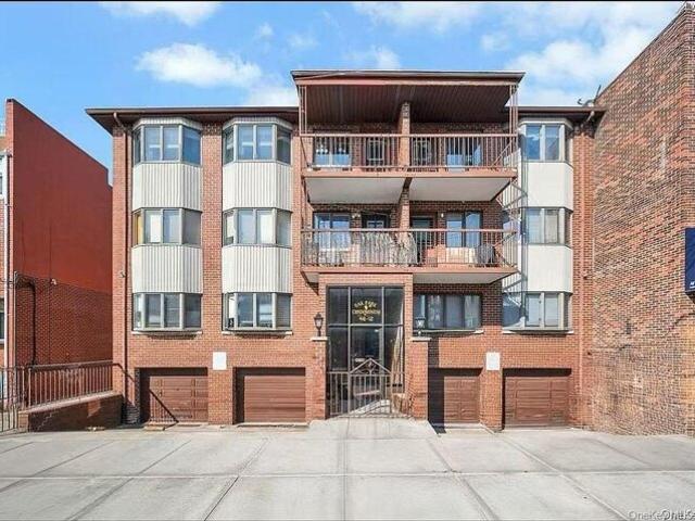 St St Unit C, Flushing, Condo For Sale