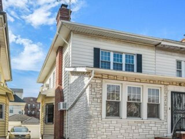 St St Unit House, Brooklyn, Home For Sale