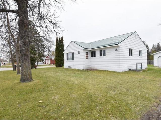 St St E, Thief River Falls, Home For Sale