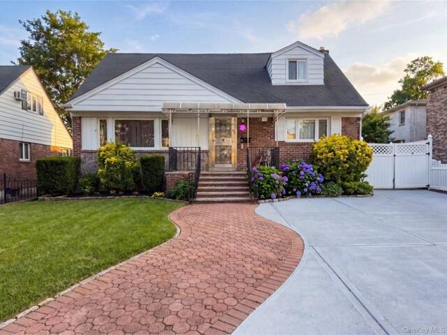St St, Little Neck, Home For Sale