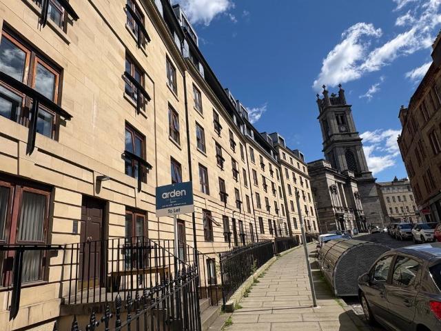 St Stephen Street, Stockbridge EH3 2 bed flat to rent £1,470 pcm £339 pw