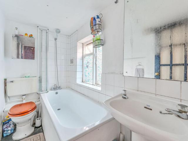 St Stephen's Terrace, sw8, Oval. 1 bed flat to rent £1,850 pcm £427 pw