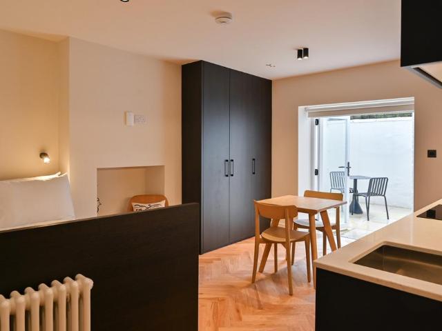 St. Stephens Crescent, London W2 Studio to rent £2,270 pcm £524 pw