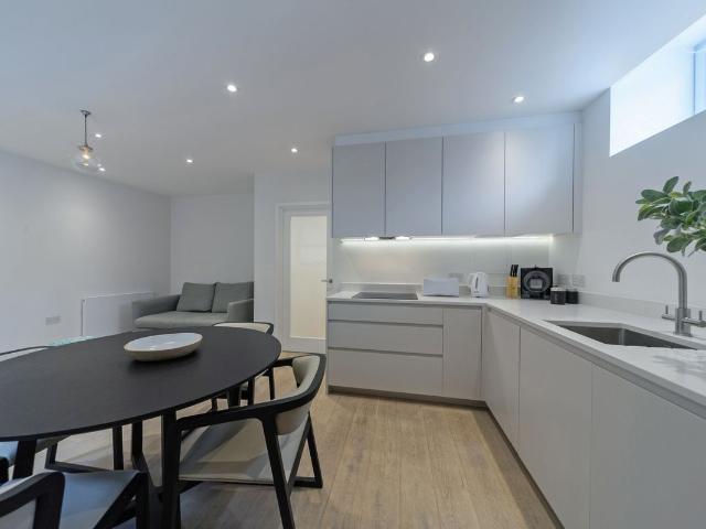 St Stephens Gardens, Notting Hill W2, 1 bed flat to rent, £2,450 pcm | PrimeLocation