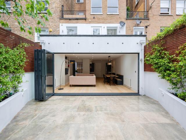 St Stephens Gardens, Bayswater W2 Wilfords London