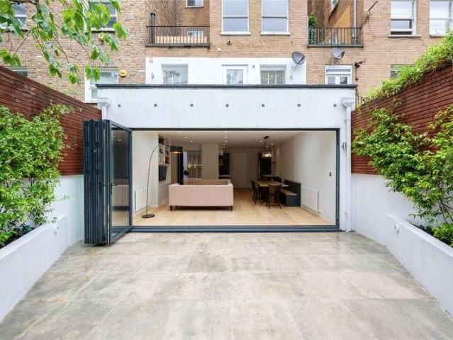 St Stephens Gardens, Kensington, London, W2
