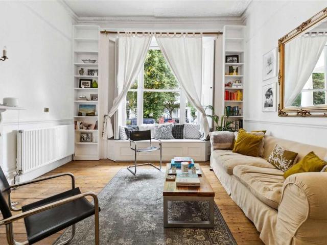 St Stephens Gardens, London W2 1 bed flat to rent £2,850 pcm £658 pw
