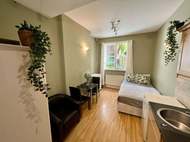 St. Stephens Gardens, London W2, 1 bed flat to rent, £1,250 pcm | PrimeLocation