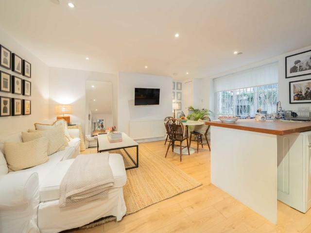St. Stephens Gardens, London W2, 1 bed flat to rent, £2,400 pcm | PrimeLocation
