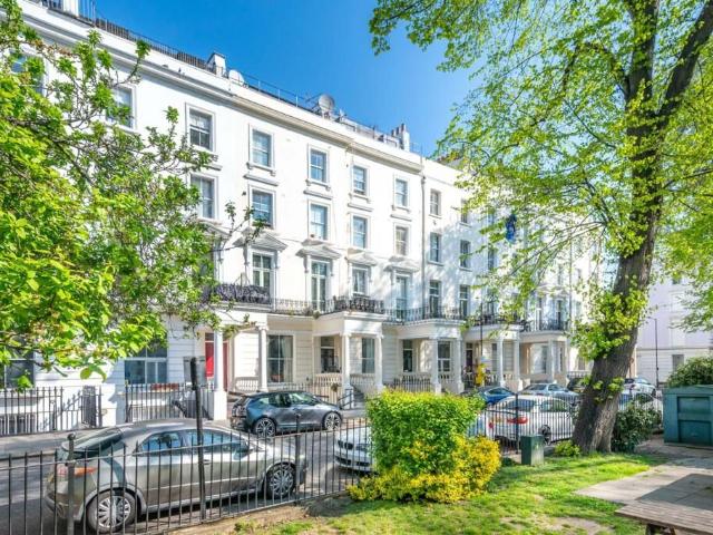 St. Stephens Gardens, London W2, 2 bed flat to rent, £3,300 pcm | PrimeLocation