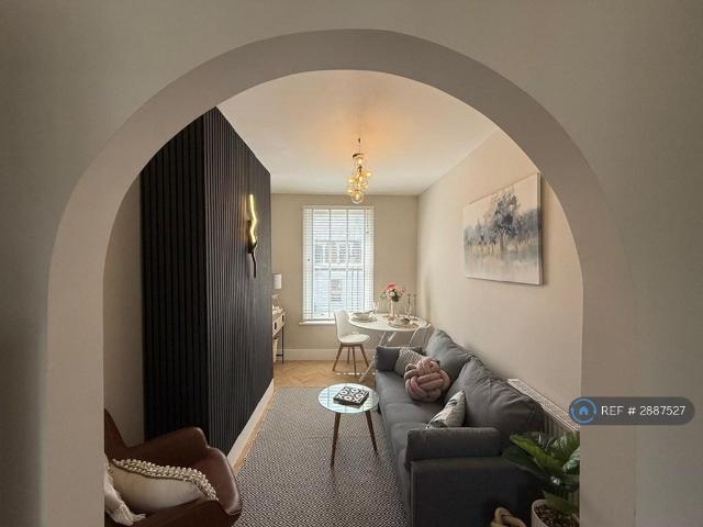 St. Stephens Grove, London, SE13 1 bed flat to rent £1,750 pcm £404 pw