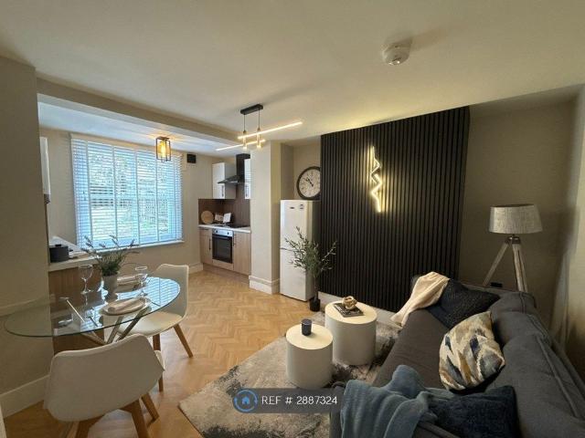 St. Stephens Grove, London SE13, 3 bed flat to rent, £2,750 pcm | PrimeLocation
