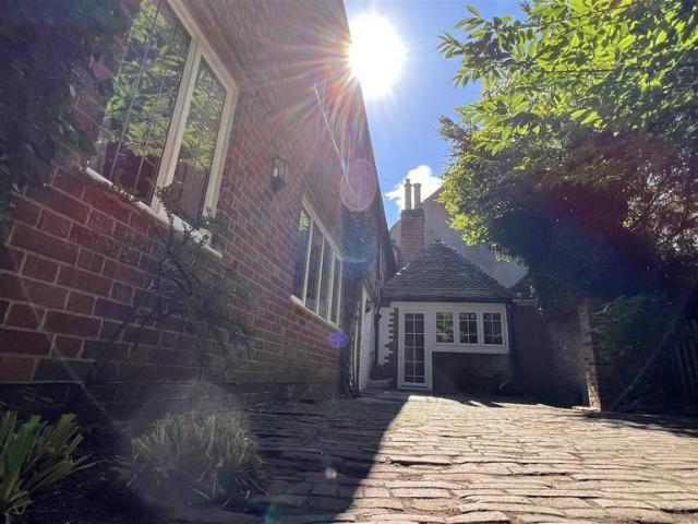 St Stephens Hill, Canterbury CT2 5 bed house to rent £2,250 pcm £519 pw