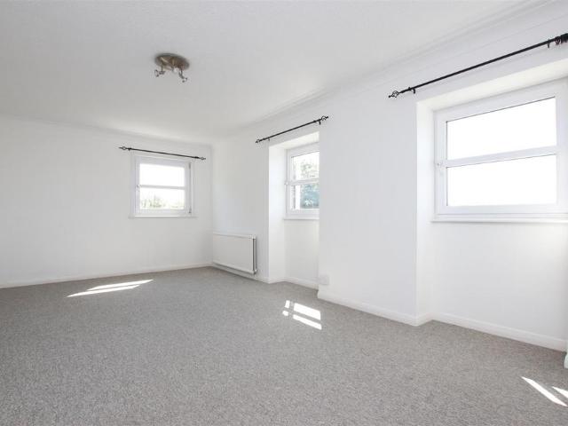 St. Stephens Road, Bath BA1 3 bed flat to rent £1,600 pcm £369 pw